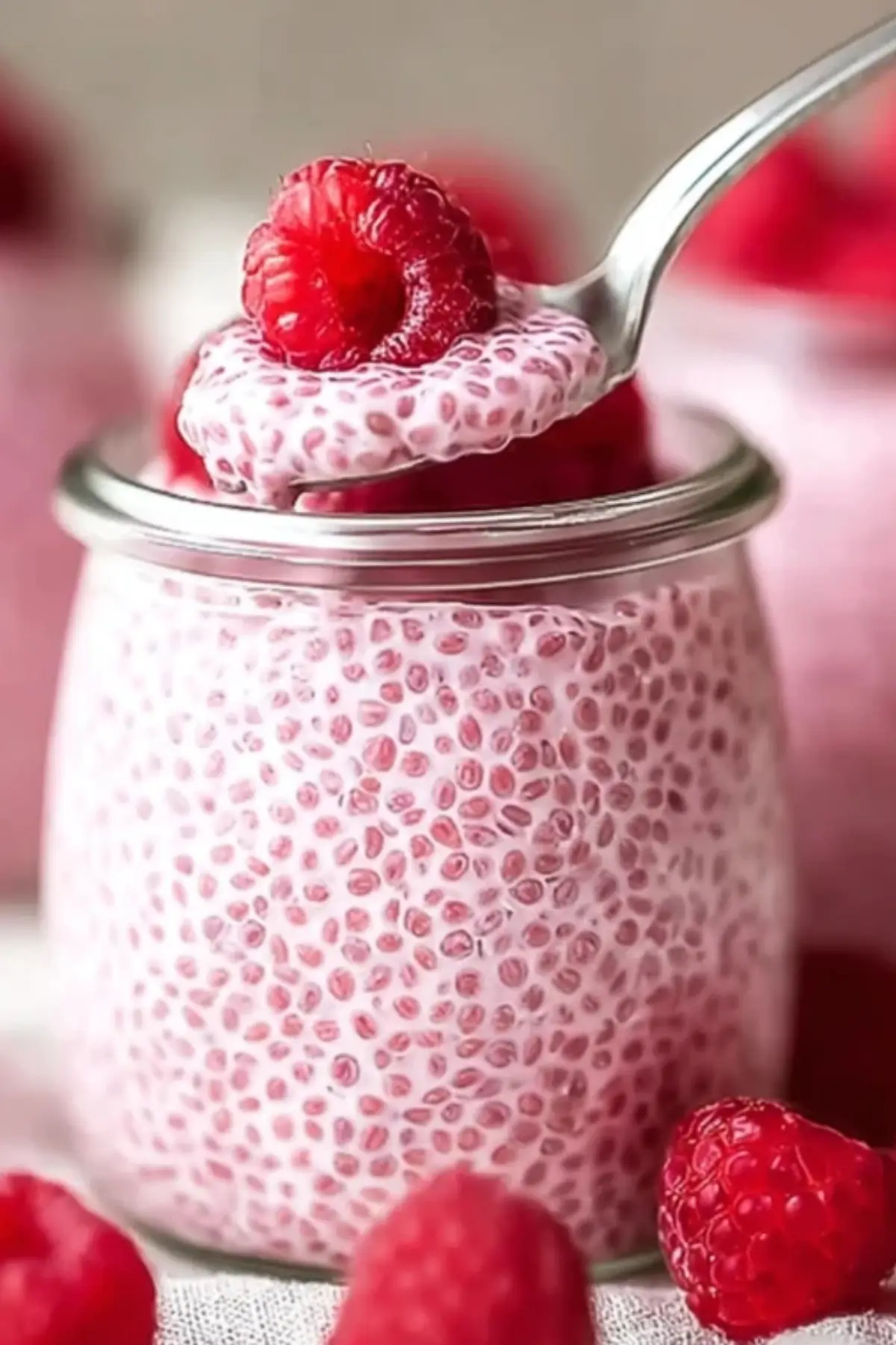 Vegan Raspberry Chia Pudding + Easy Recipe - Sabores Recetas